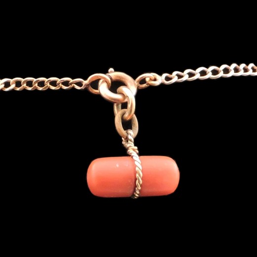 Collier long ancien corail