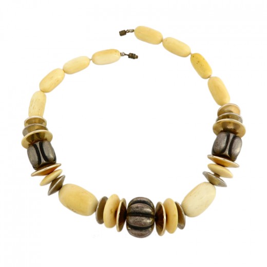 Collier en Ivoire et Métal