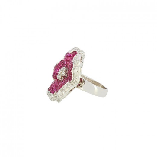 Bague de Créateur Fleur en Or, Rubis et Diamants